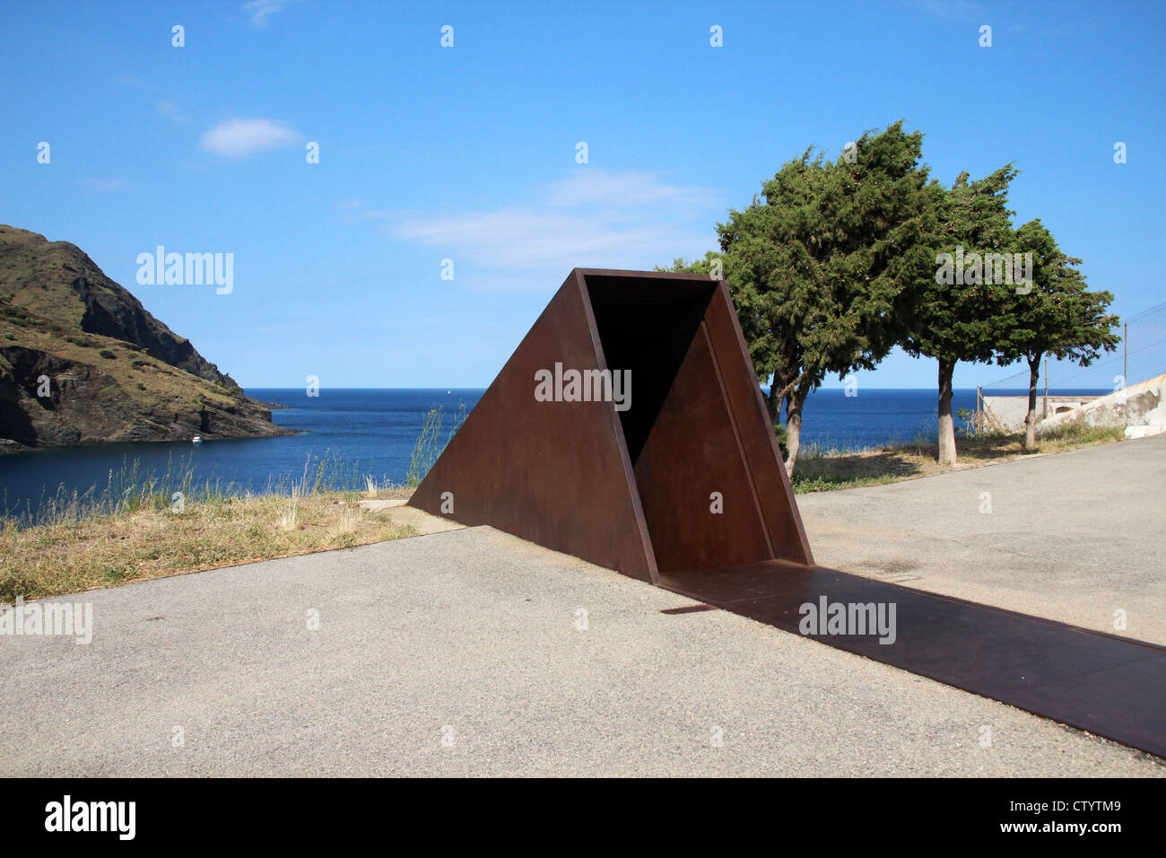 Walter benjamin philosopher hi-res stock photography and images - Alamy