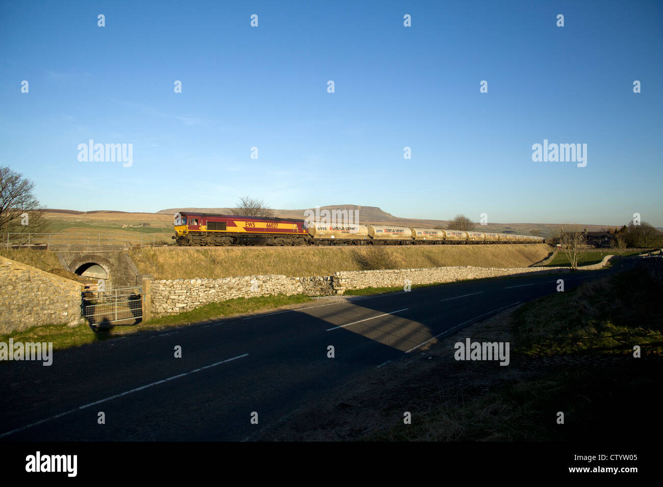 66027 passes Selside on the Settle and Carlisle railway line with 6S00 ...