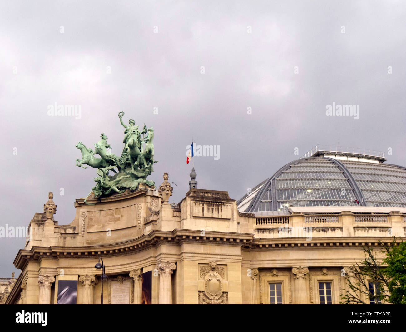 Palais roof hi-res stock photography and images - Alamy