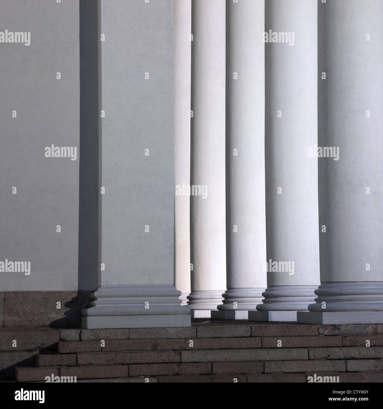 Columned building hi-res stock photography and images - Alamy