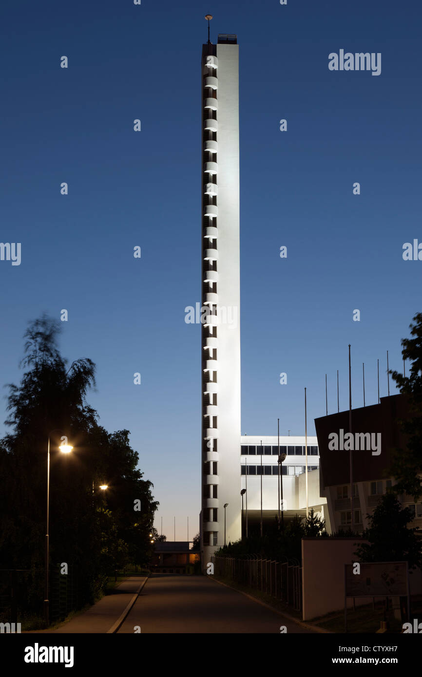 Modern tower hi-res stock photography and images - Alamy