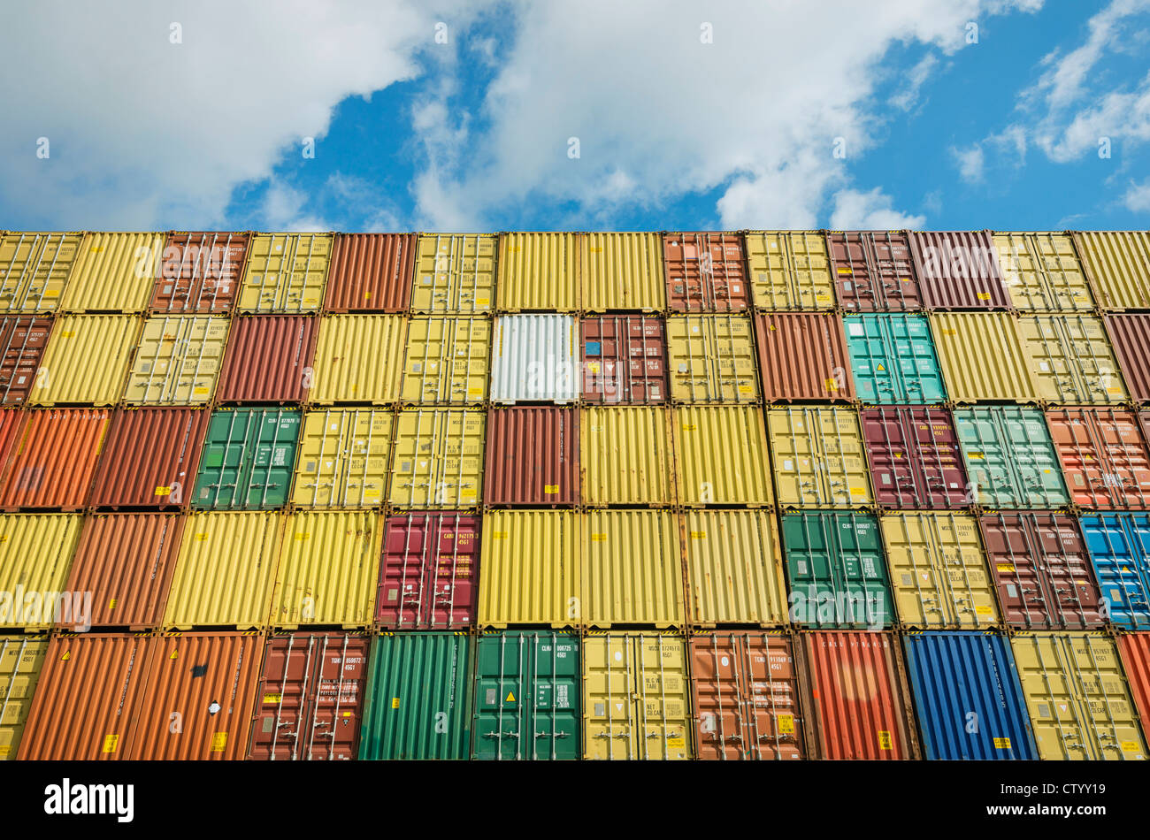 Stacking shipping container hi-res stock photography and images - Alamy