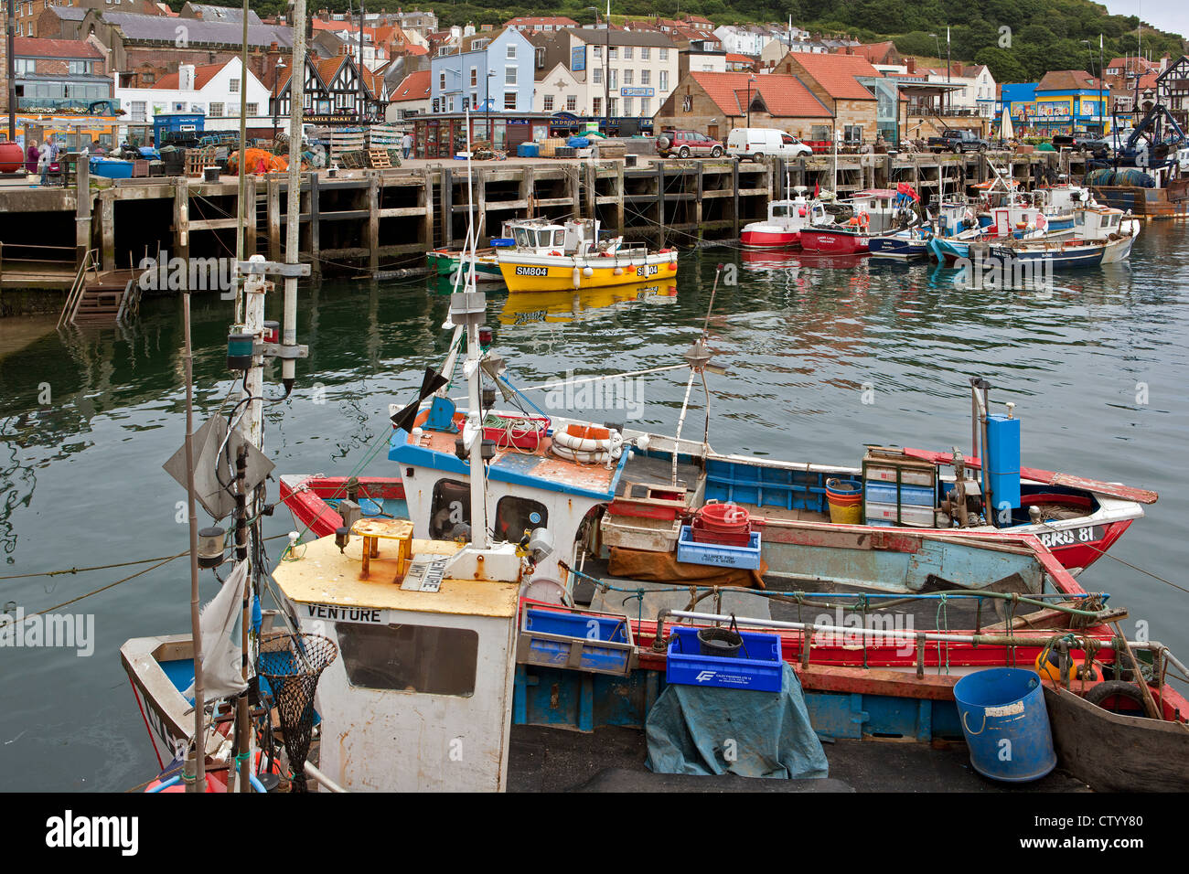Scarborough sandside hi-res stock photography and images - Alamy