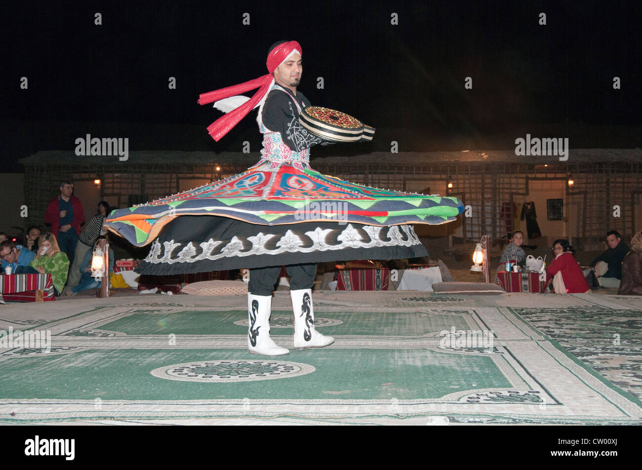 Emirates Dancers High Resolution Stock Photography and Images - Alamy