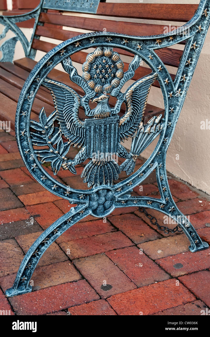 Antique bench near oldest hotel in USA King George II Inn , Bristol ...