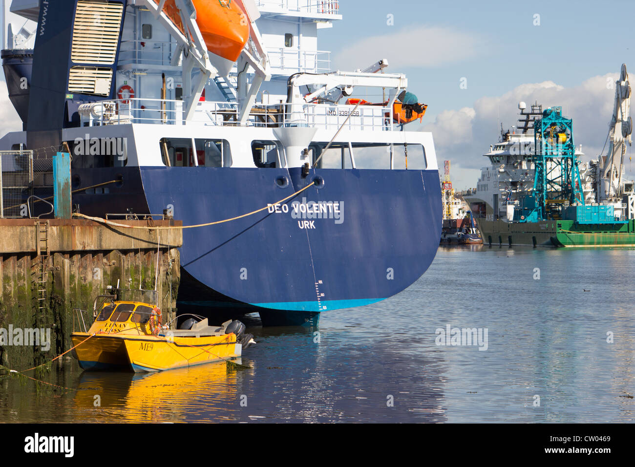 Coastal scottish ports towns harbours hi-res stock photography and ...