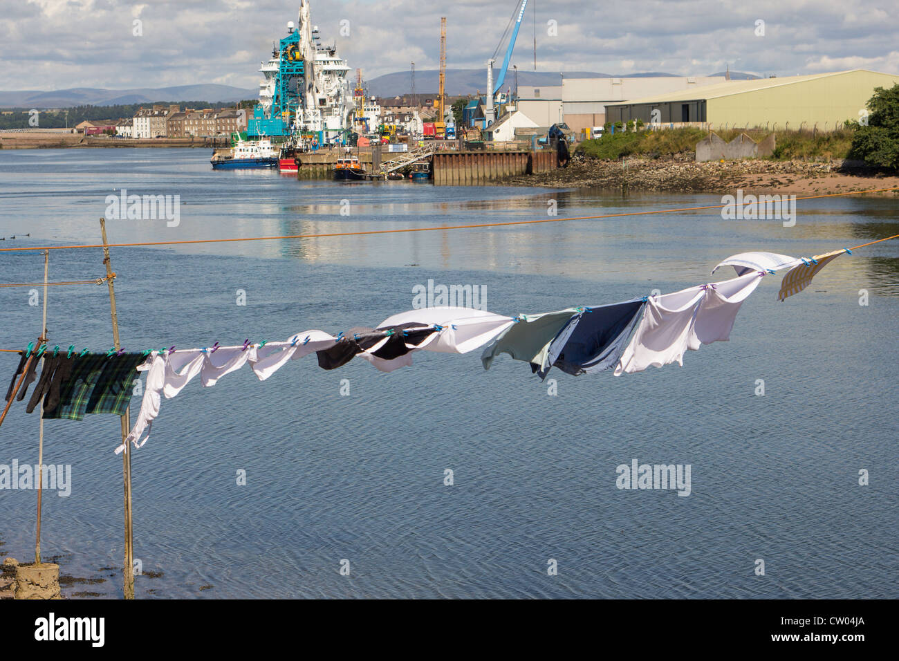 Windy day washing line hi-res stock photography and images - Alamy