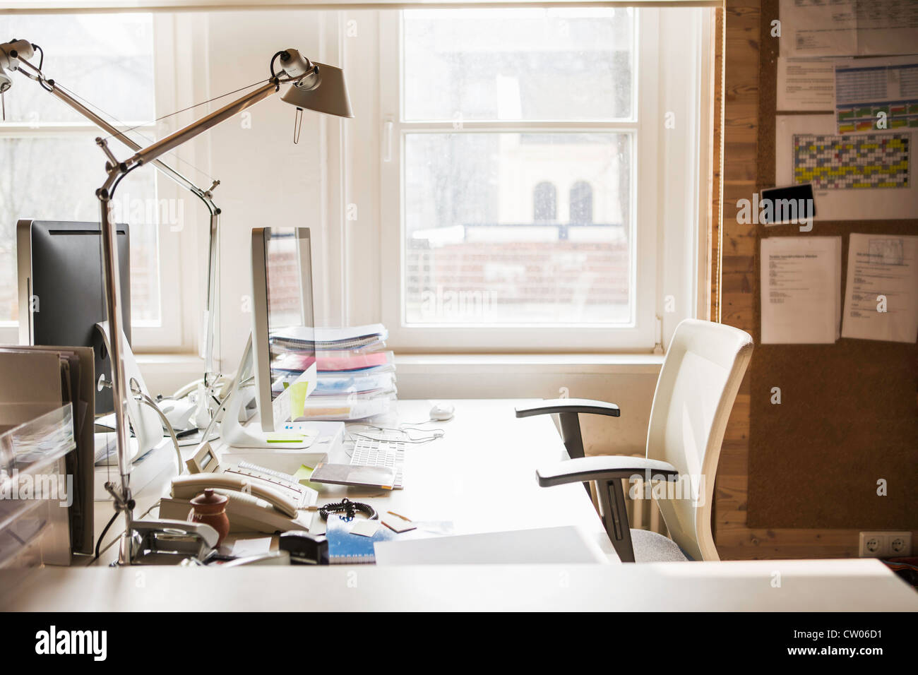 Empty desk hi-res stock photography and images - Alamy