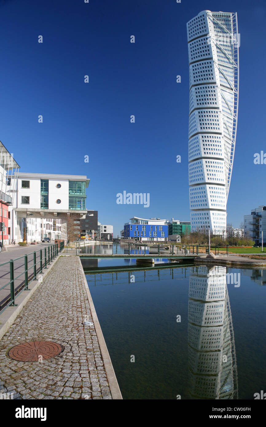 The "Turning Torso" building in Malmo, Sweden, designed by Santiago ...