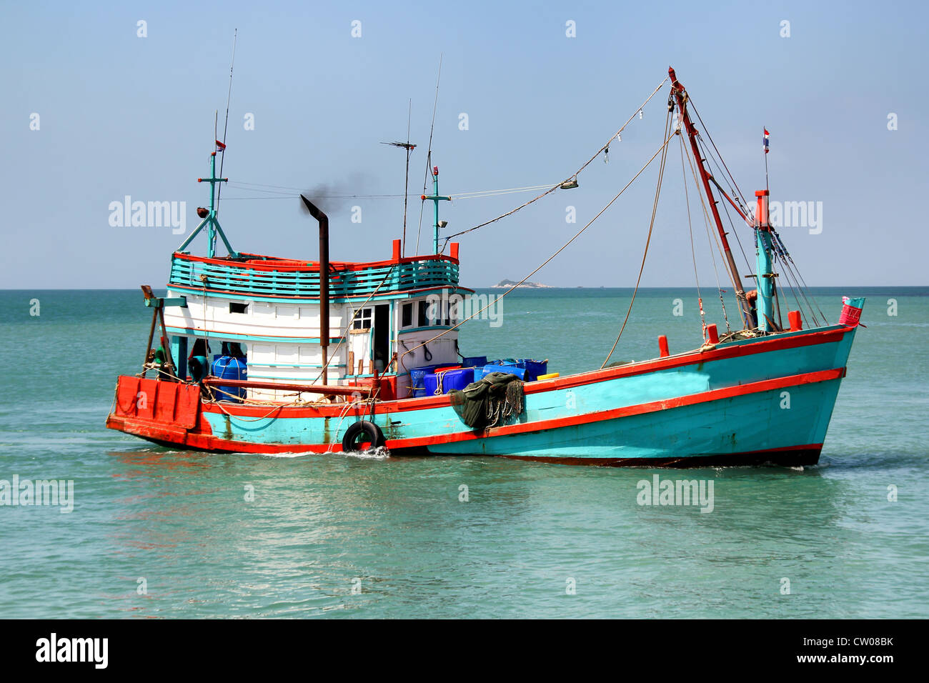 Fisherman ship asia hi-res stock photography and images - Alamy