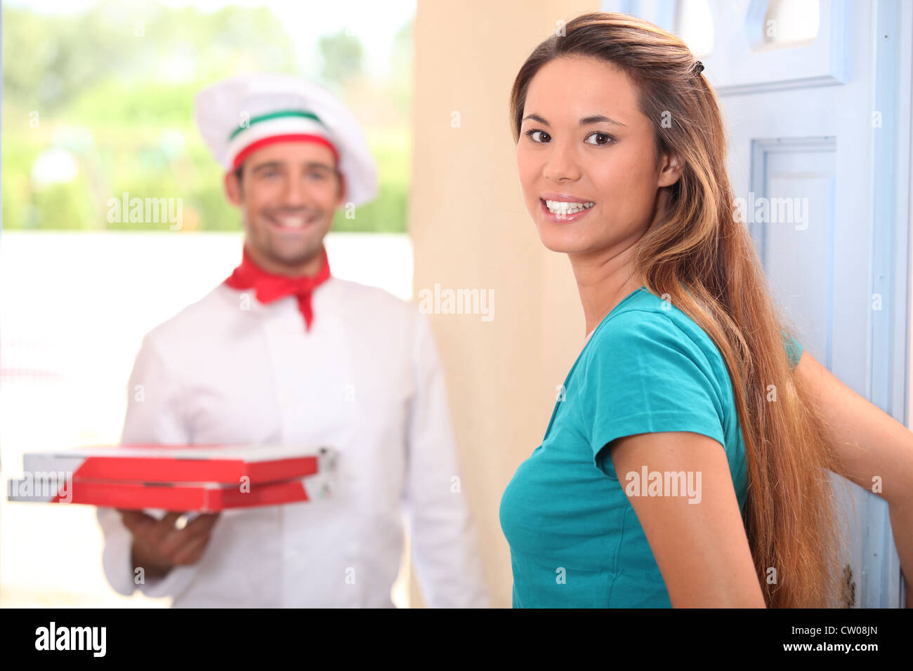 Pizza delivery open door hi-res stock photography and images - Alamy