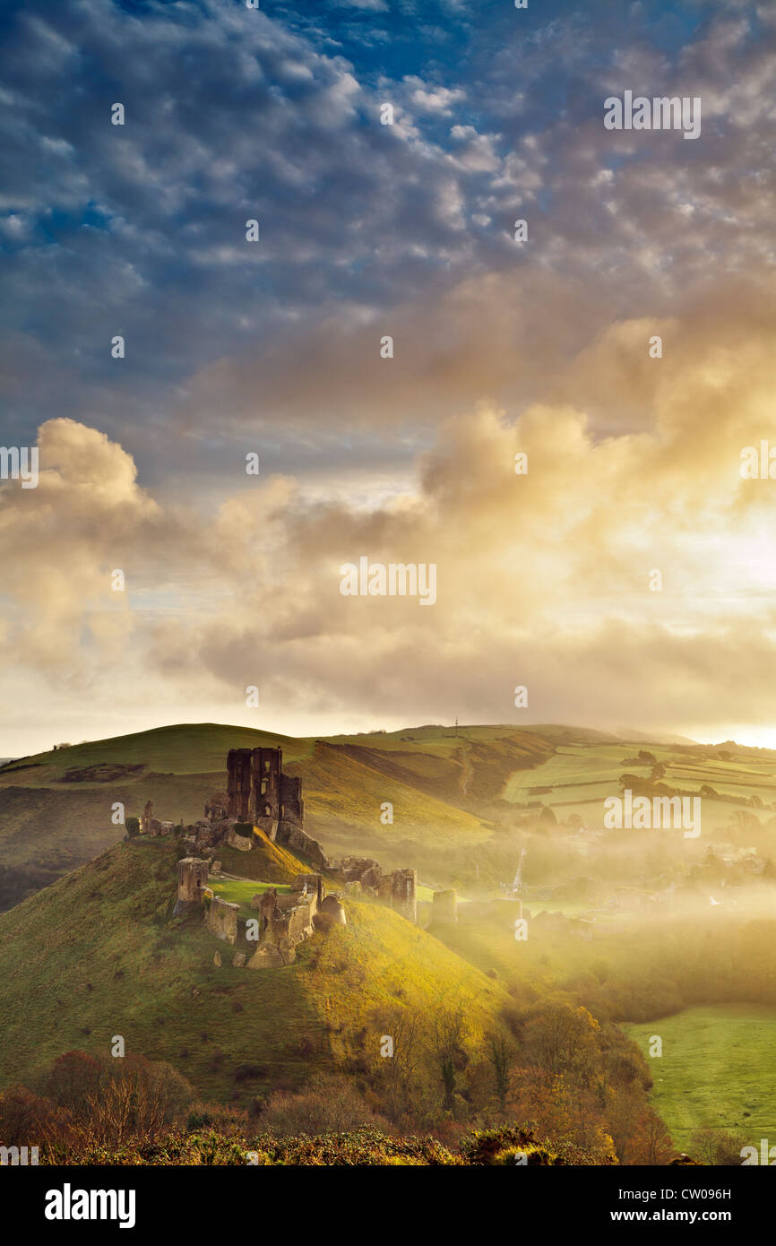 Corfe castle mist hi-res stock photography and images - Alamy
