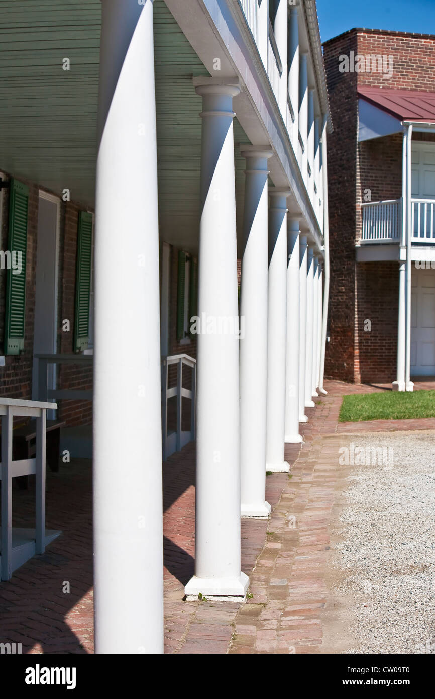 Column white architecture hi-res stock photography and images - Alamy