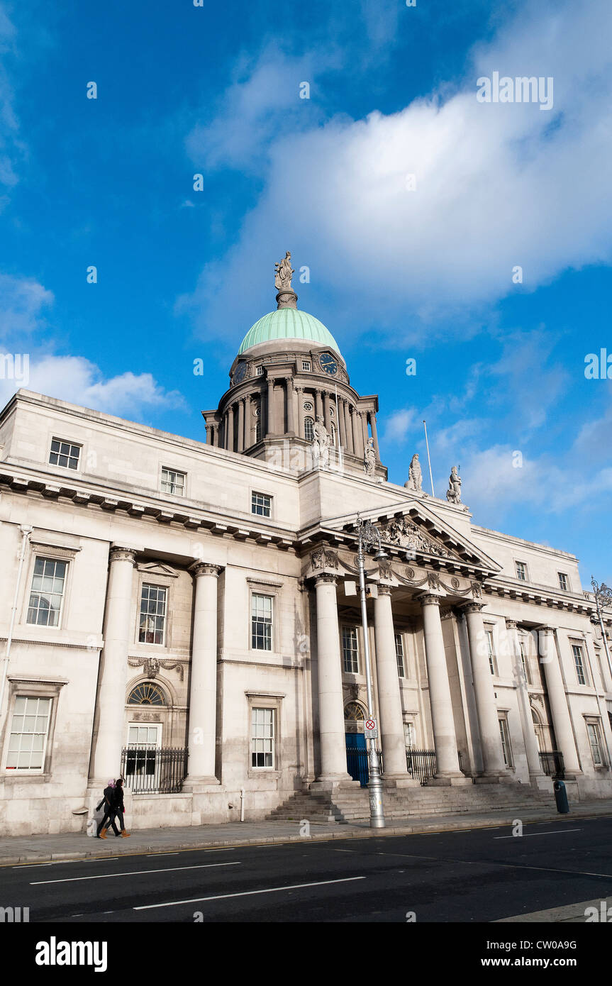 The Customs House in Dublin the Capital of Ireland Stock Photo - Alamy