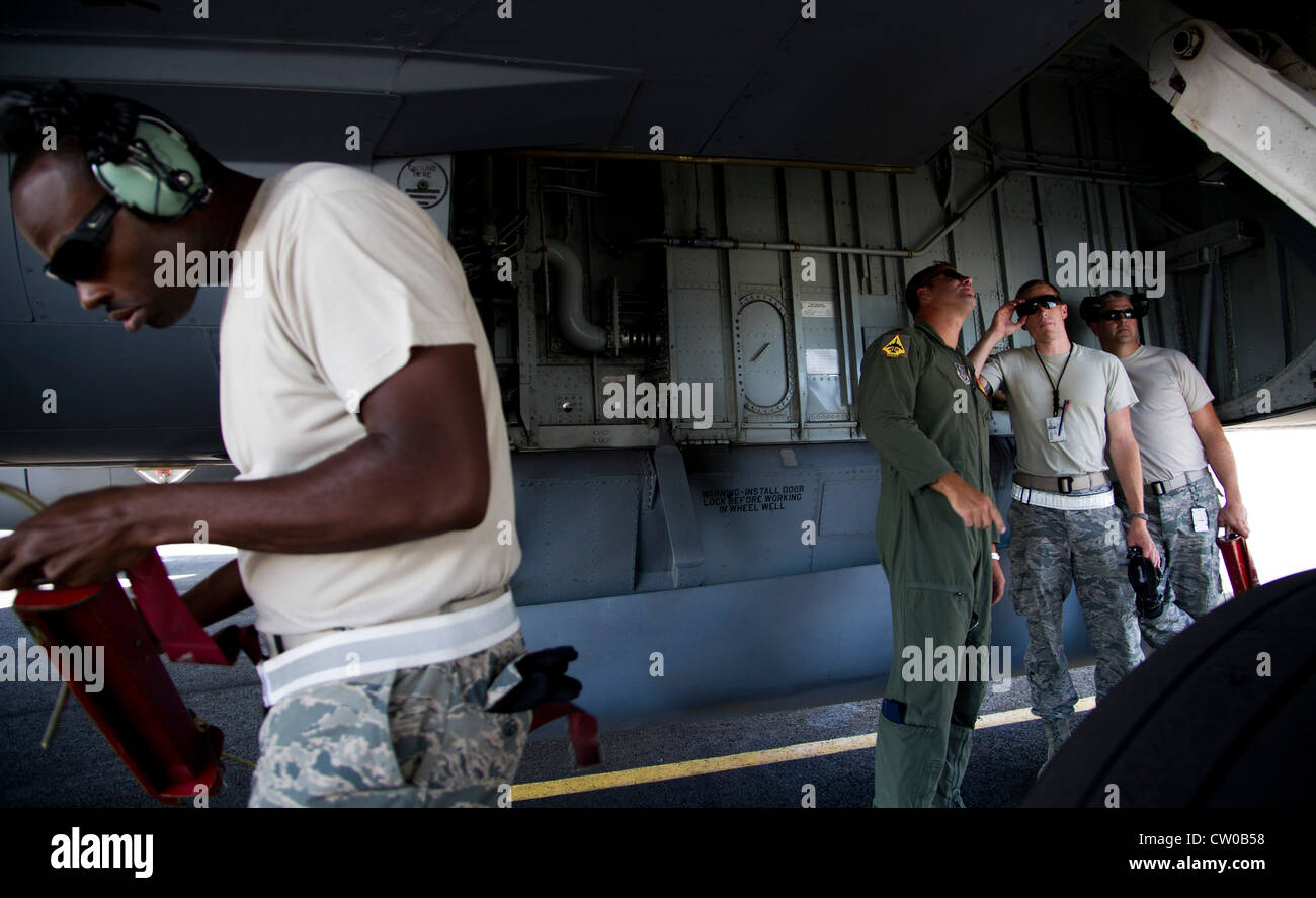 Master sgt wayne falls hi-res stock photography and images - Alamy