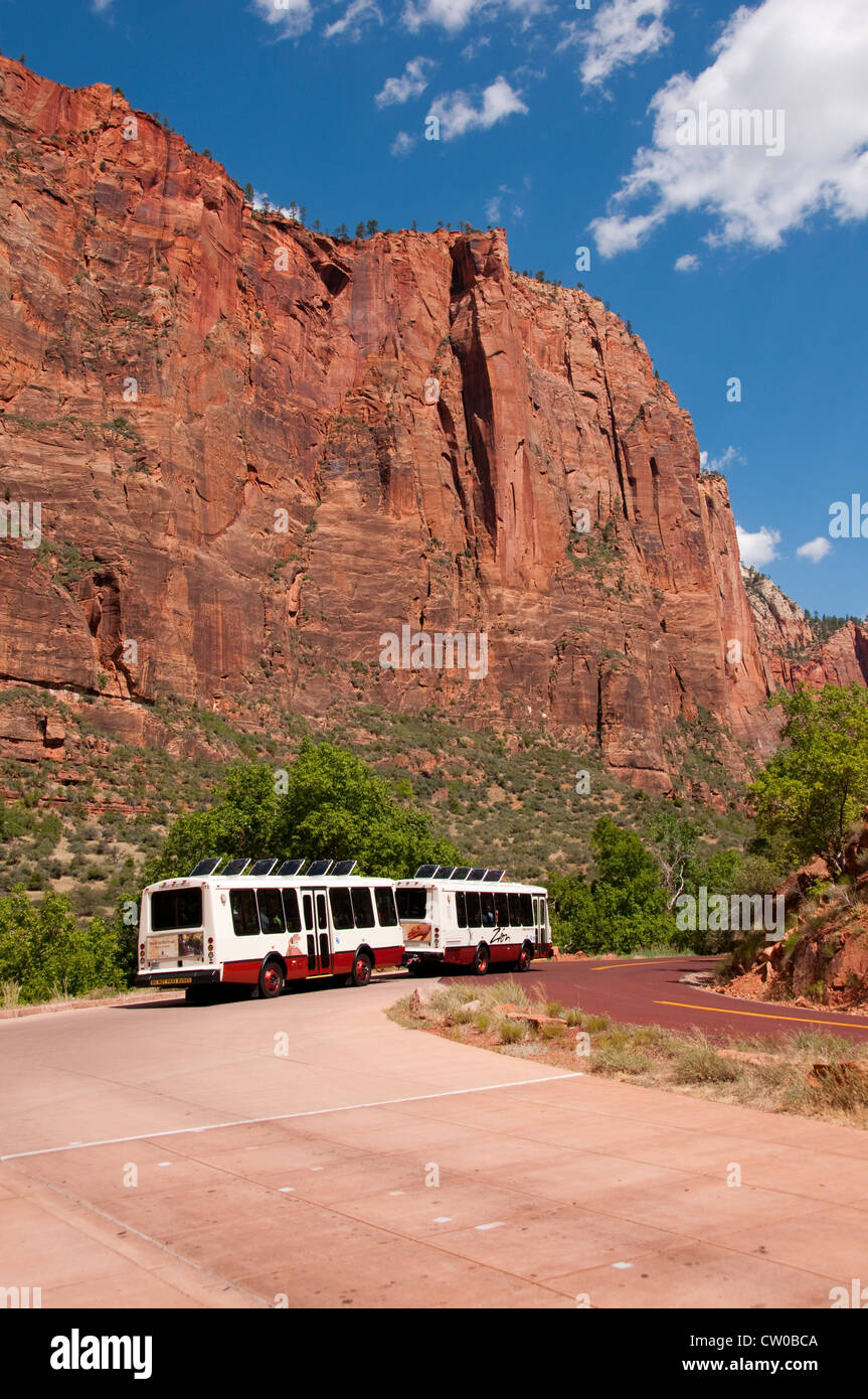 Zion national park shuttle buses hi-res stock photography and images ...