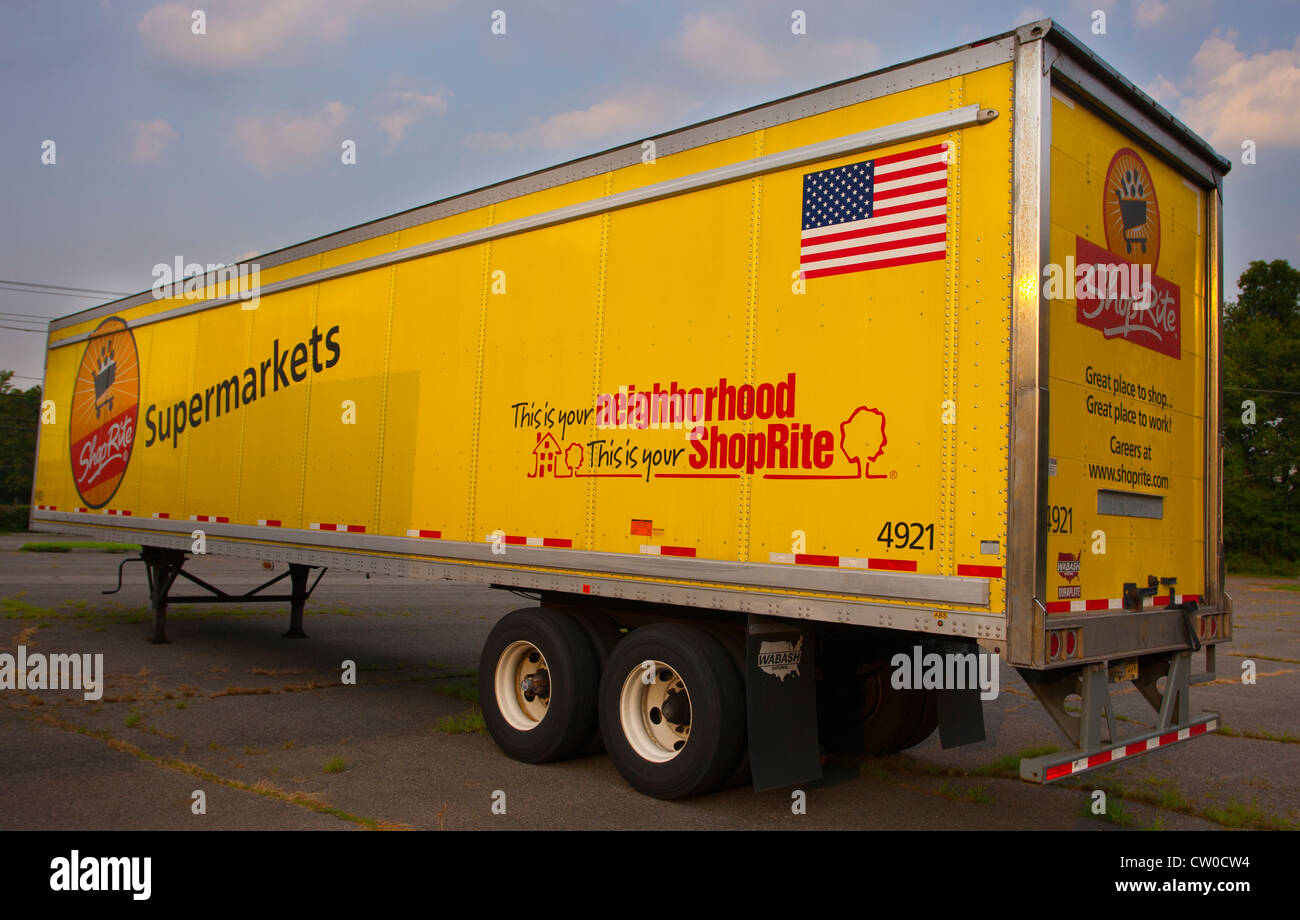 Supermarket delivery trailer hi-res stock photography and images - Alamy