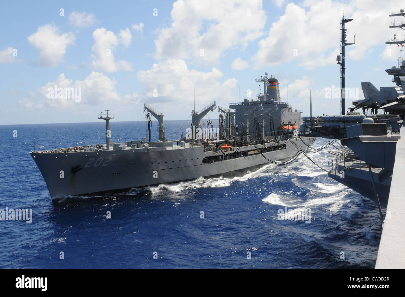 Military sealift command fleet replenishment oiler usns yukon t hi-res stock photography and ...