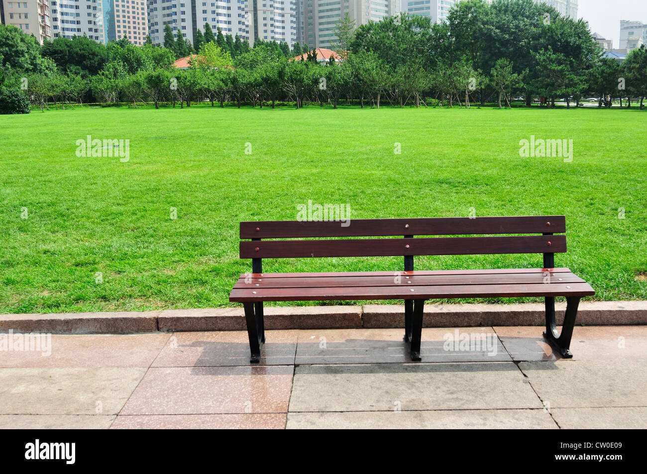 China park bench hi-res stock photography and images - Alamy