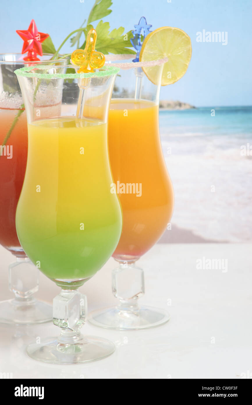 Cocktails on the beach Stock Photo - Alamy