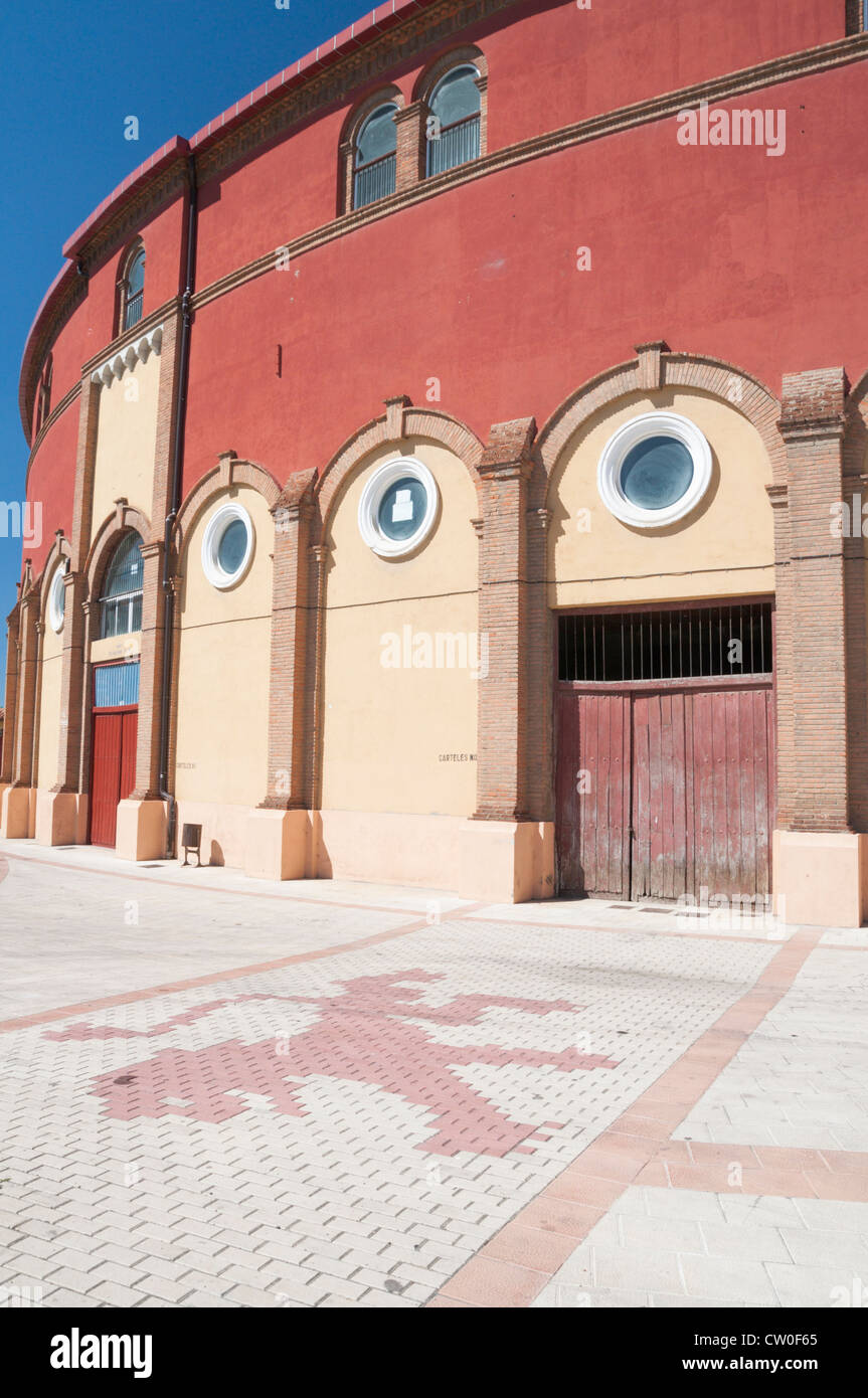 Bullfight stadium hi-res stock photography and images - Alamy