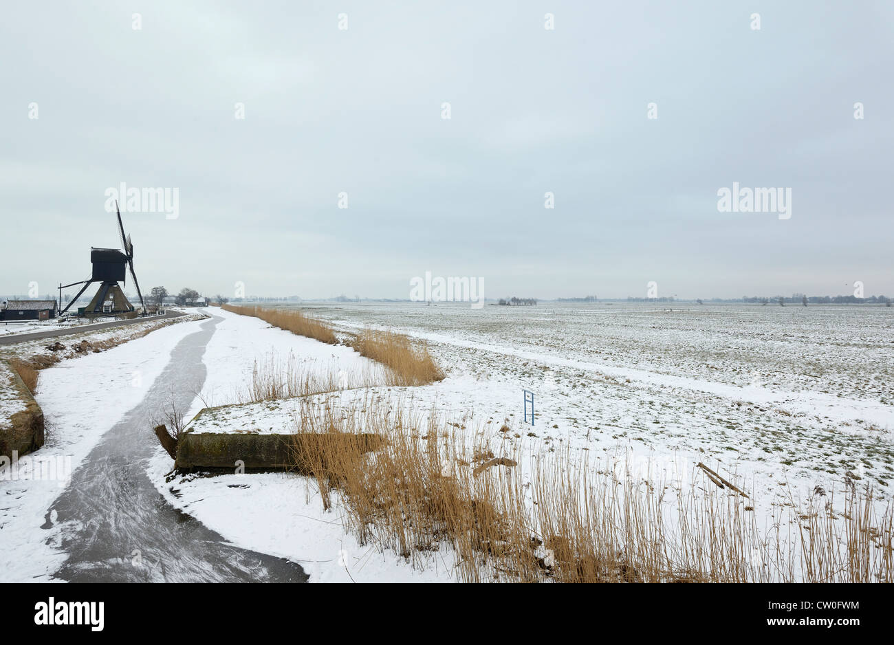 Rural landscape in snow hi-res stock photography and images - Alamy