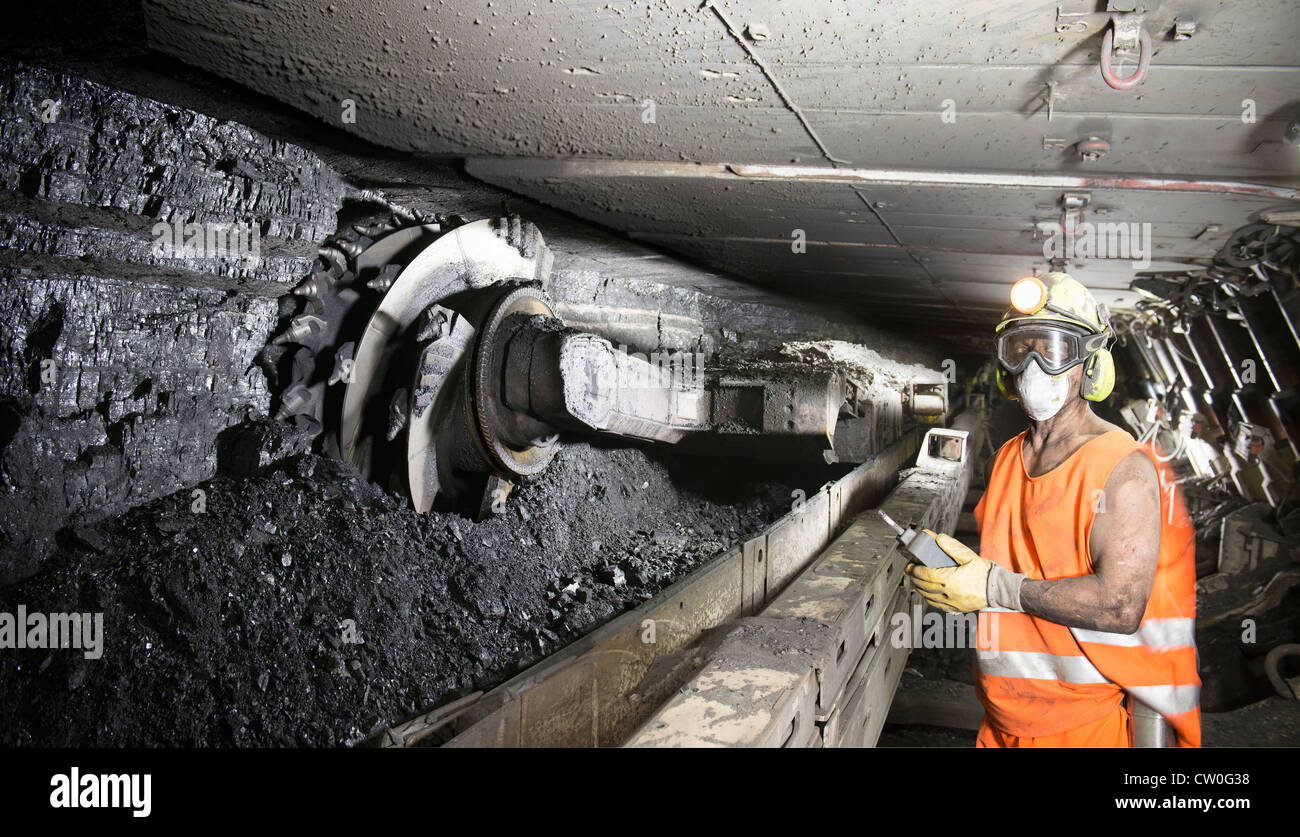 Coal mining machinery tunnel hi-res stock photography and images - Alamy