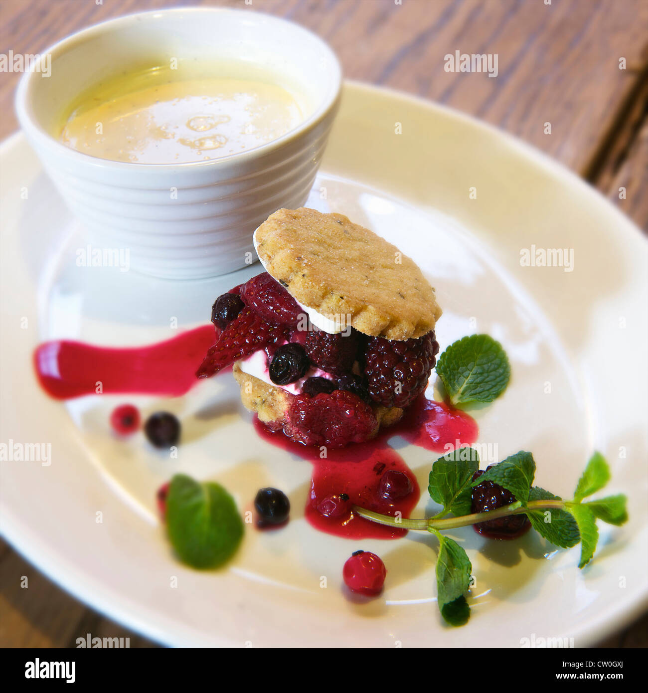 Blueberry shortbread hi-res stock photography and images - Alamy