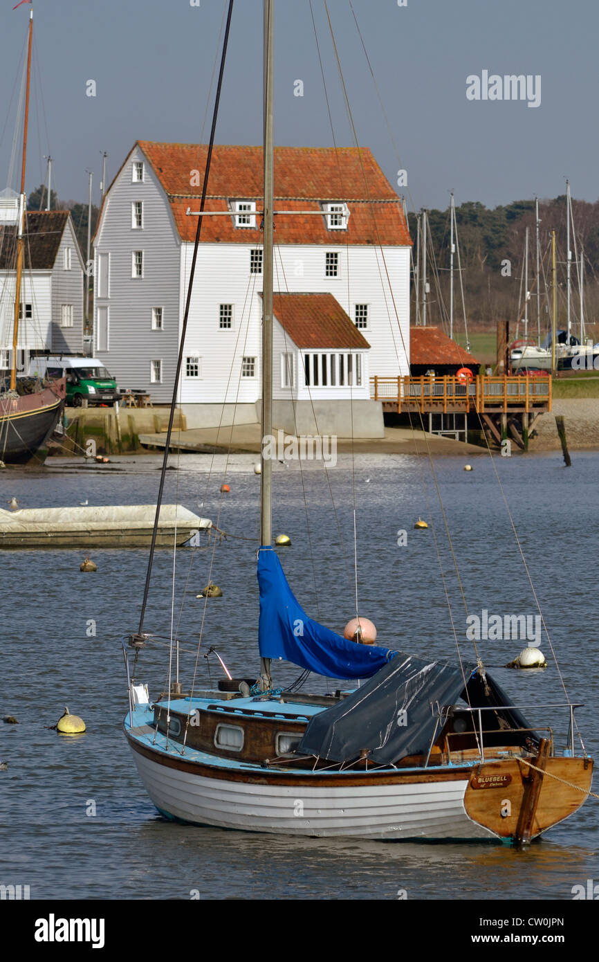 tide mill river deben woodbridge suffolk uk Stock Photo - Alamy