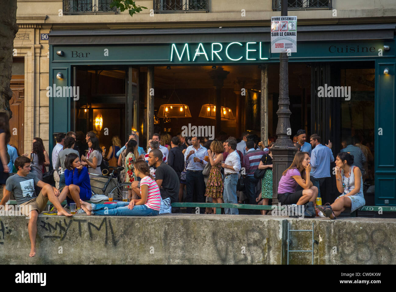 Paris, France, Young People, Drinking Women, Sharing Drinks, in Front ...