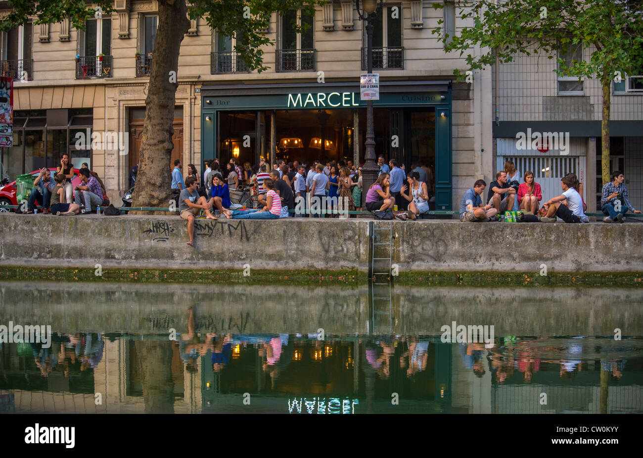 Europe city cities urban group french bistro restaurant hi-res stock ...
