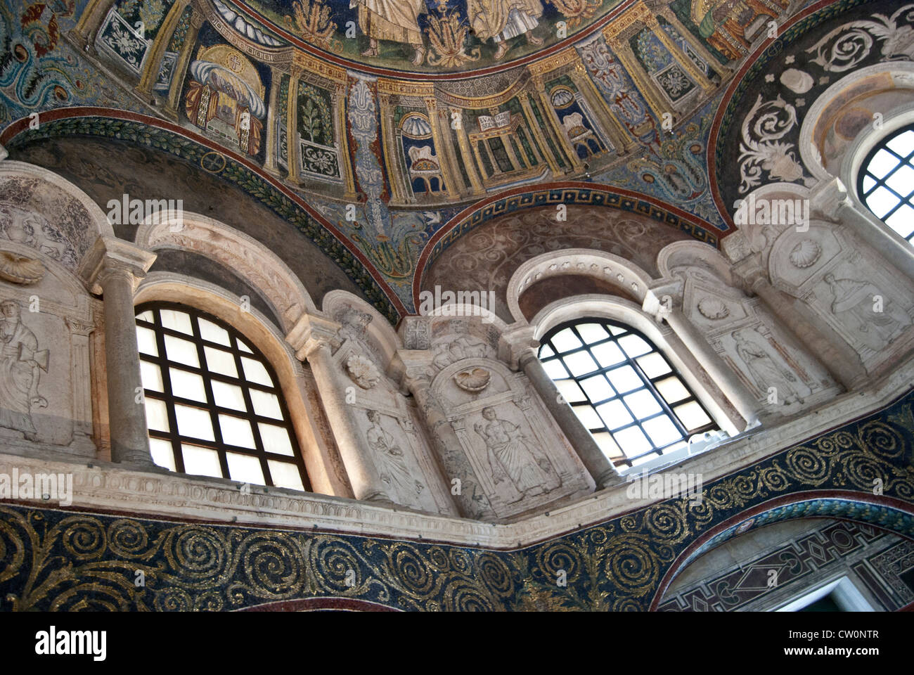 Early christian mosaics italy hi-res stock photography and images - Alamy