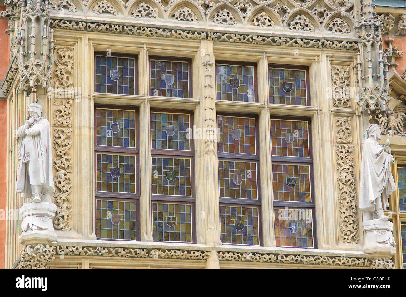 Gothic windows hi-res stock photography and images - Alamy
