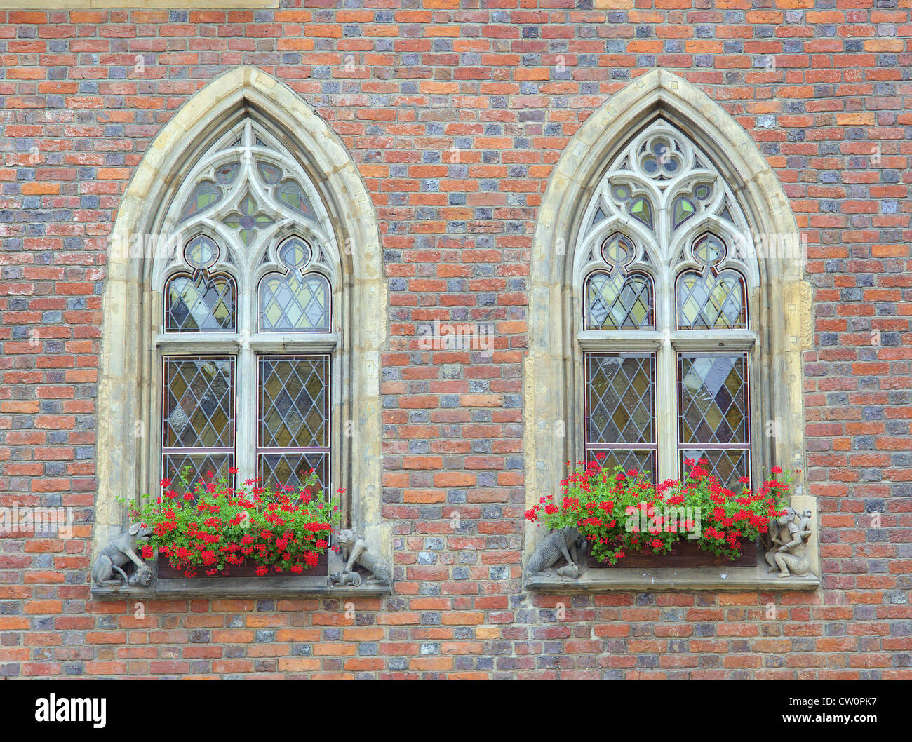 Gothic windows hi-res stock photography and images - Alamy