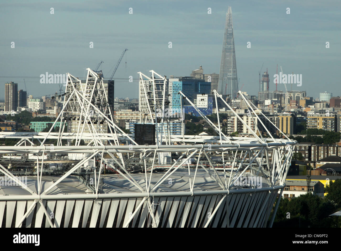 London 2012 olympic stadium distance hi-res stock photography and ...