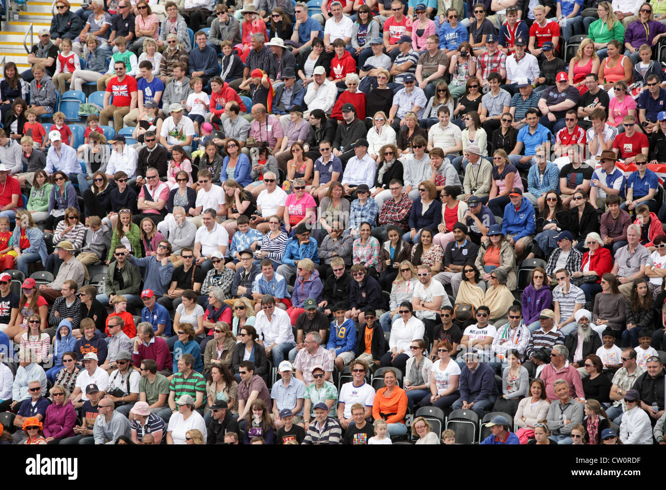 Crowds in stands hi-res stock photography and images - Alamy