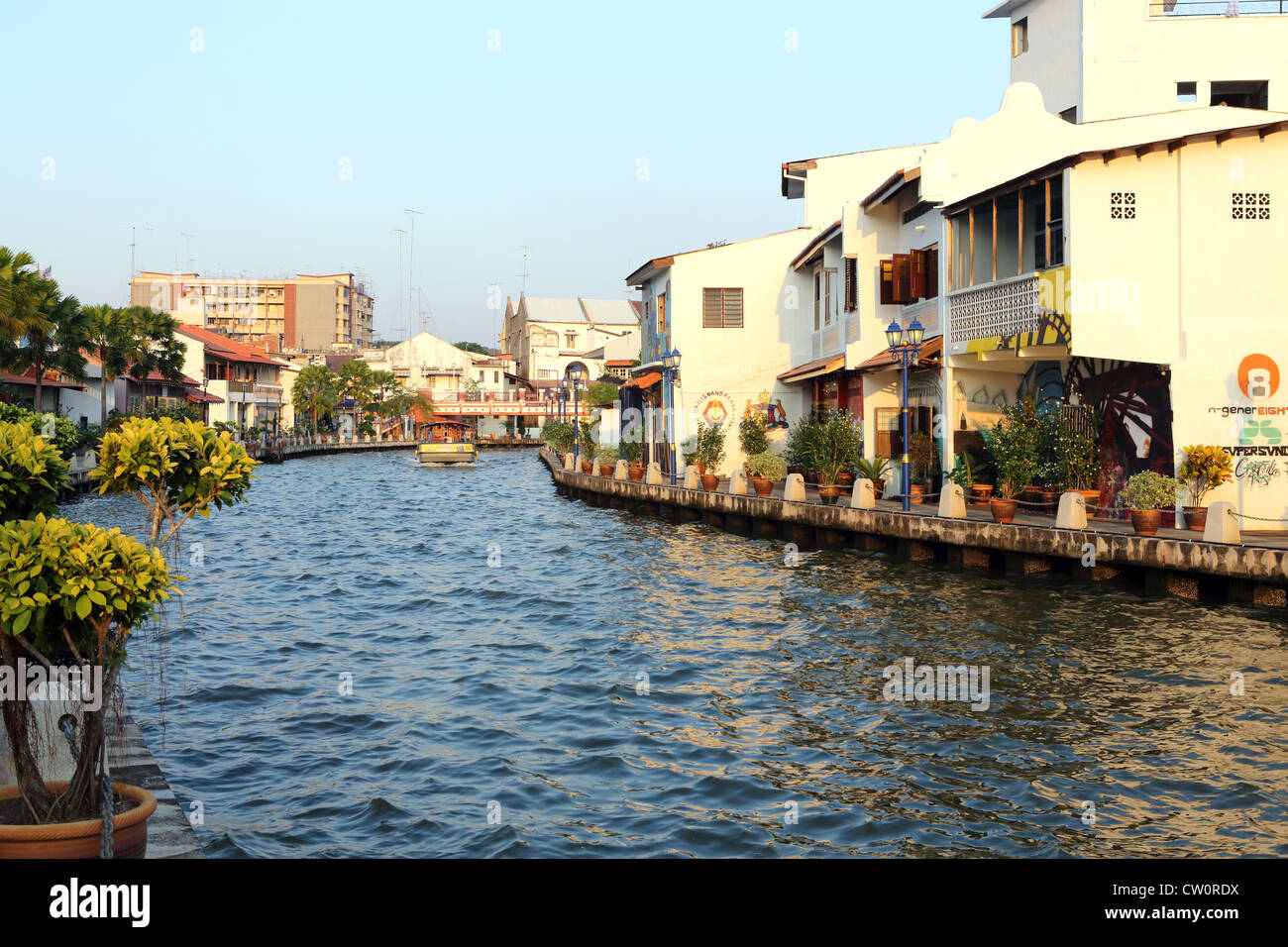 Tourist sightseeing boat on the Melaka River in Melaka Stock Photo - Alamy