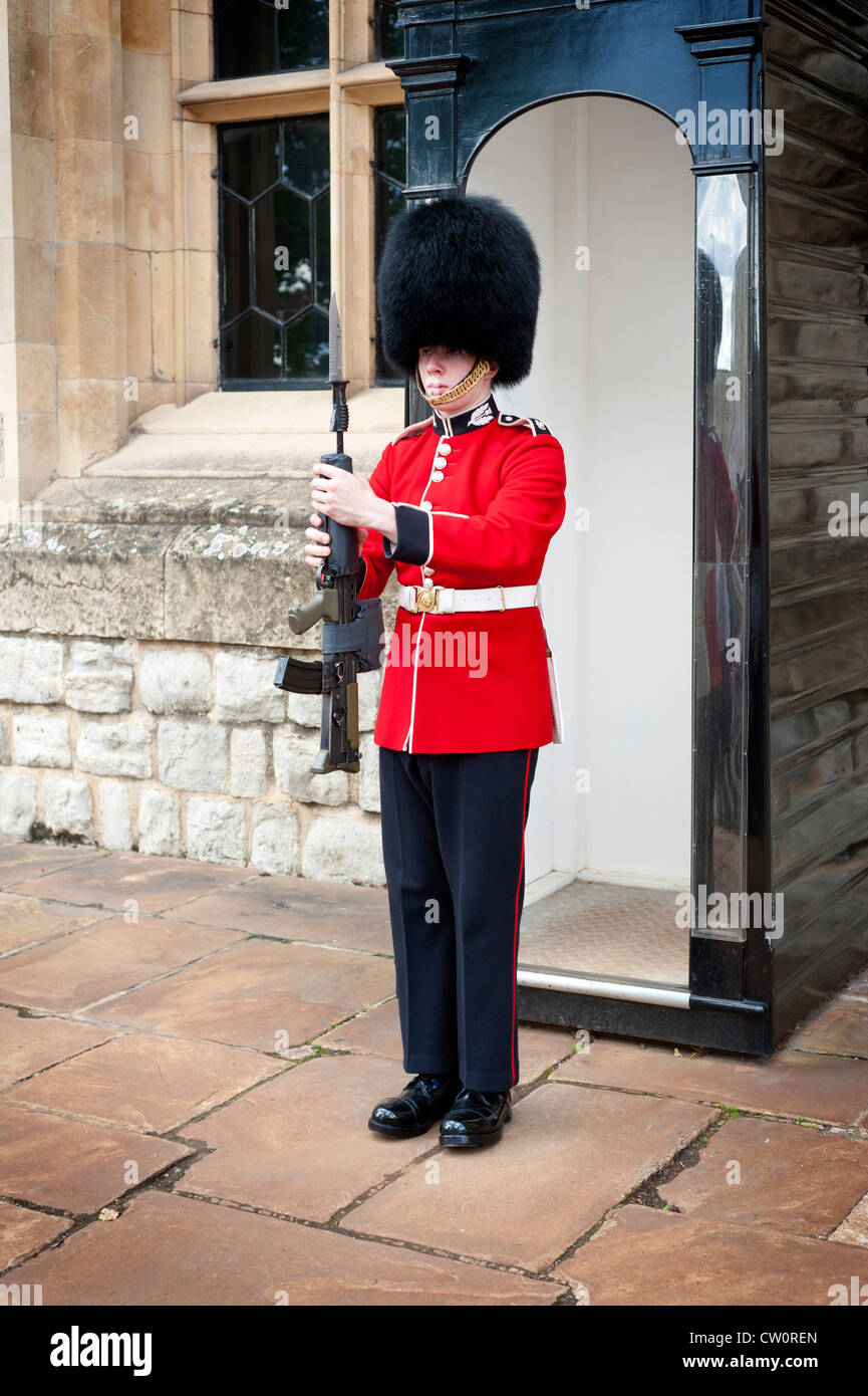 Scots guard hi-res stock photography and images - Alamy