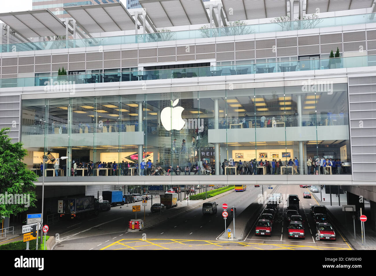Apple store with street Stock Photo - Alamy