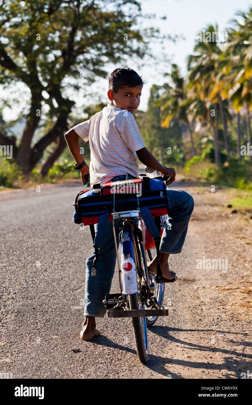 Boy bicycle india hi-res stock photography and images - Alamy