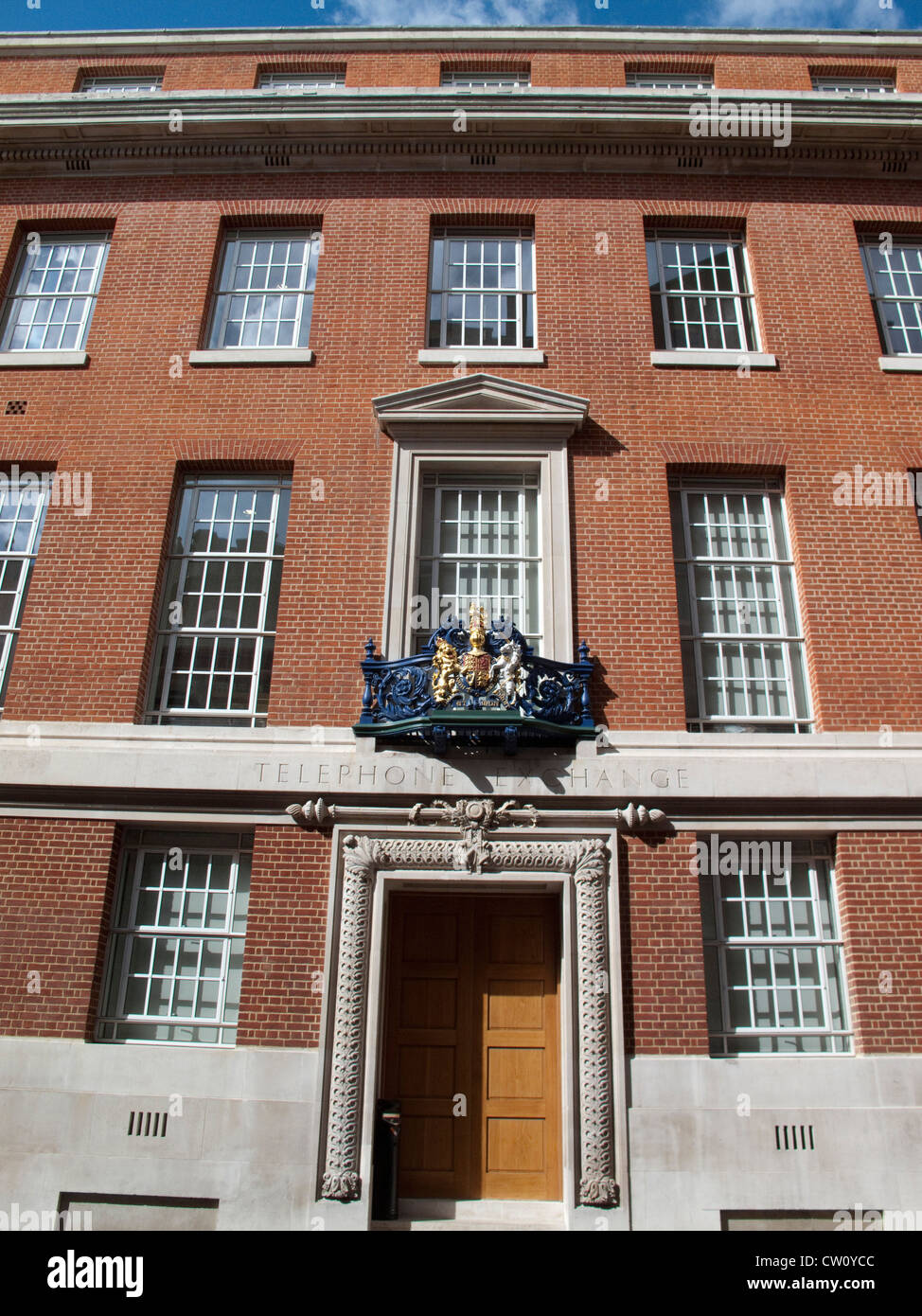 Uk office exterior, brick hi-res stock photography and images - Alamy