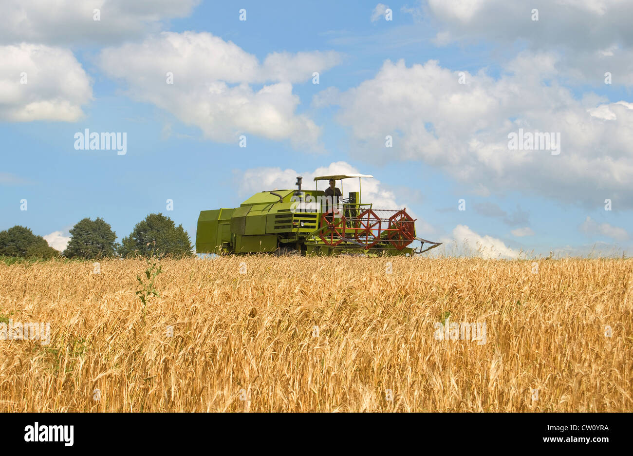 Green combine hi-res stock photography and images - Alamy