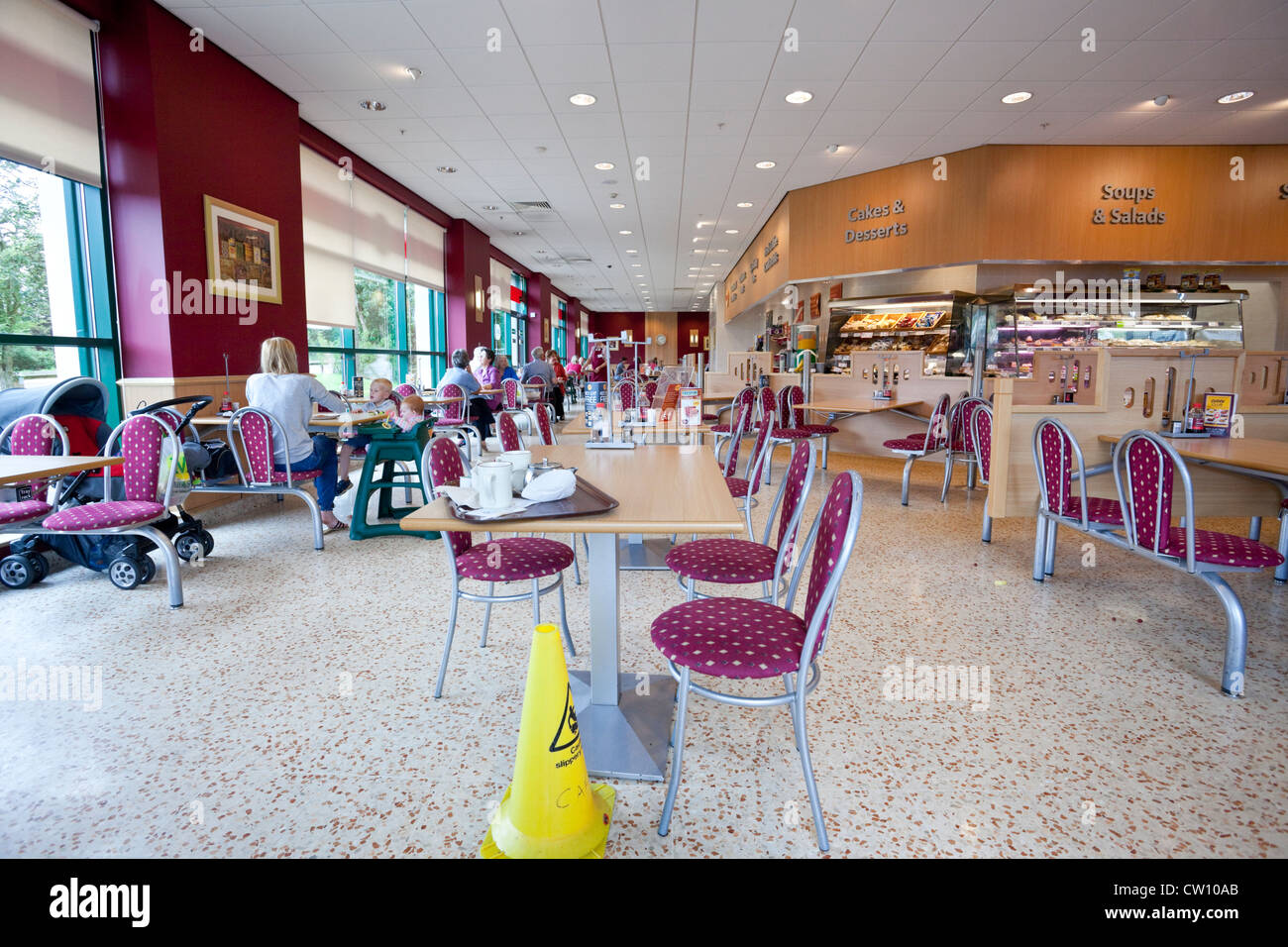 Cafe interior uk hi-res stock photography and images - Alamy