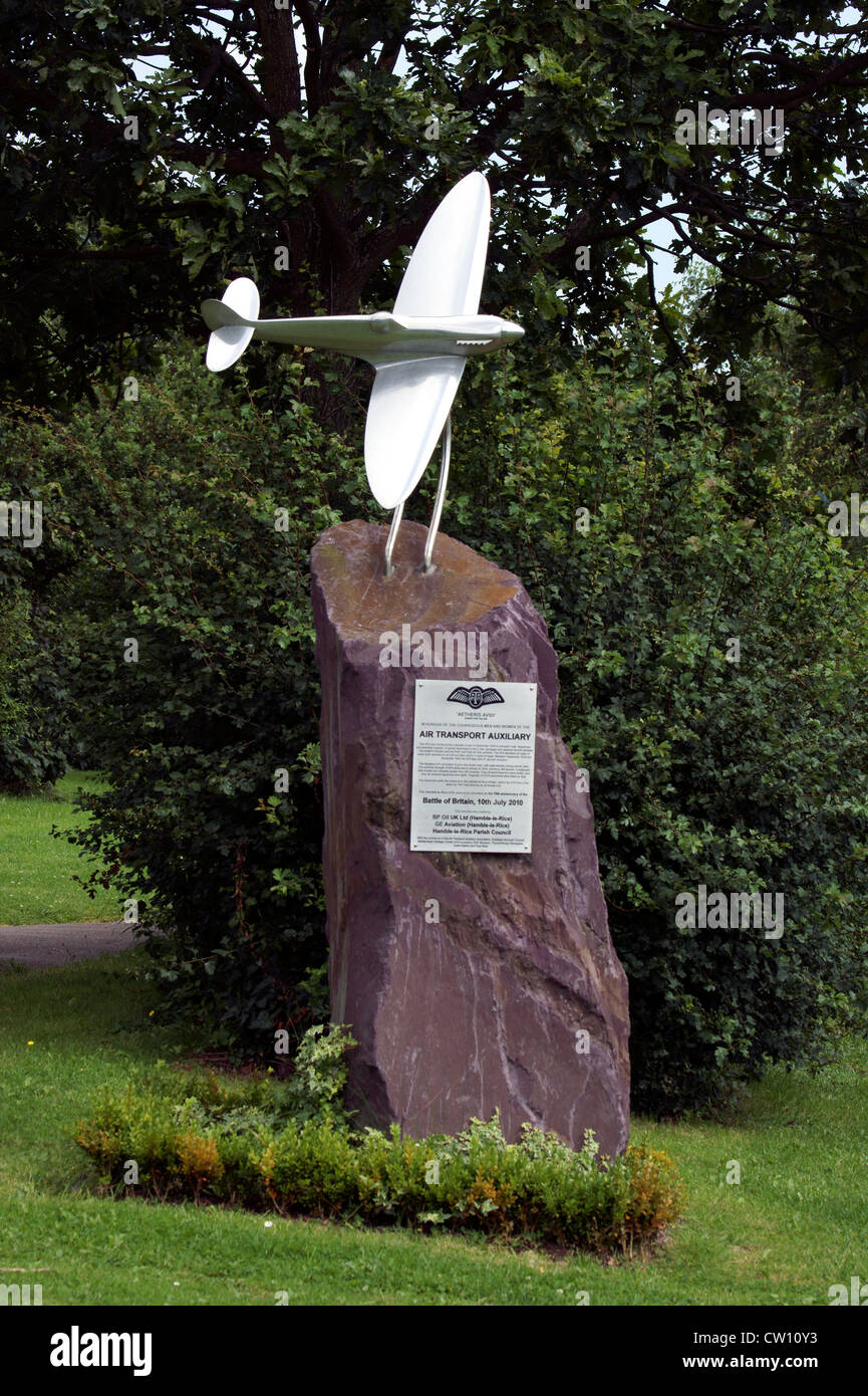 Hamble airfield memorial supermarine spitfire hi-res stock photography ...