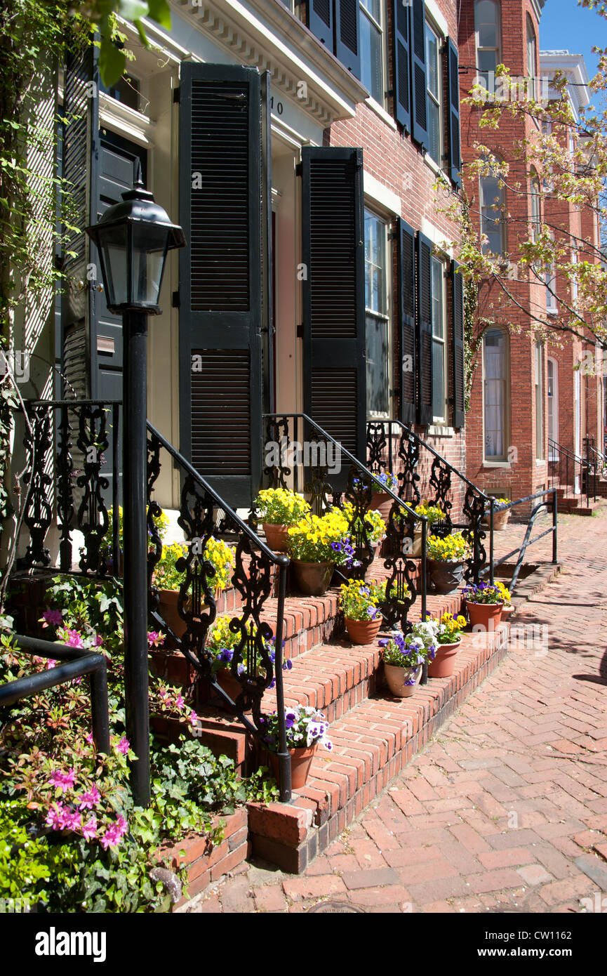 Curbside decor hi-res stock photography and images - Alamy