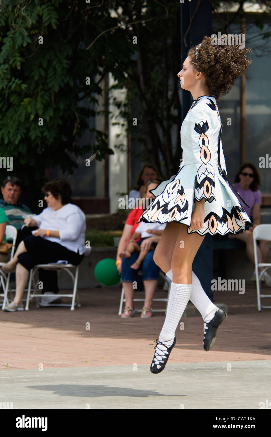 Step dancing irish girl hi-res stock photography and images - Alamy