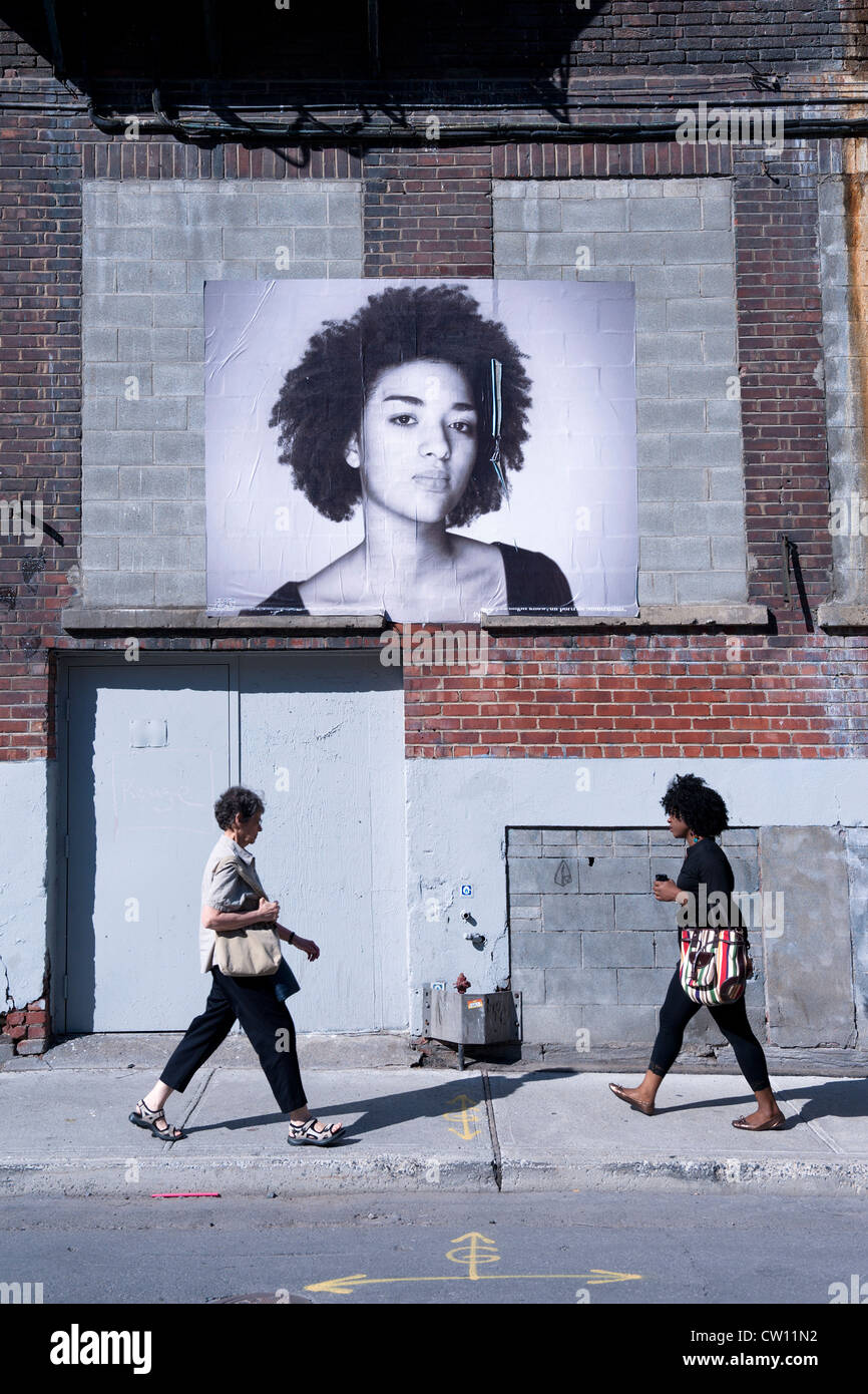 Opposite directions hi-res stock photography and images - Alamy