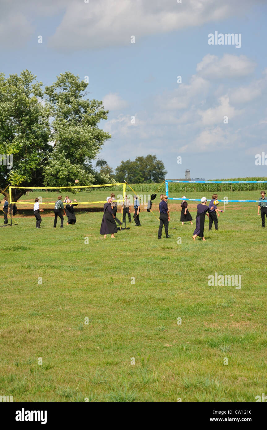 Amish Girls High Resolution Stock Photography and Images - Alamy