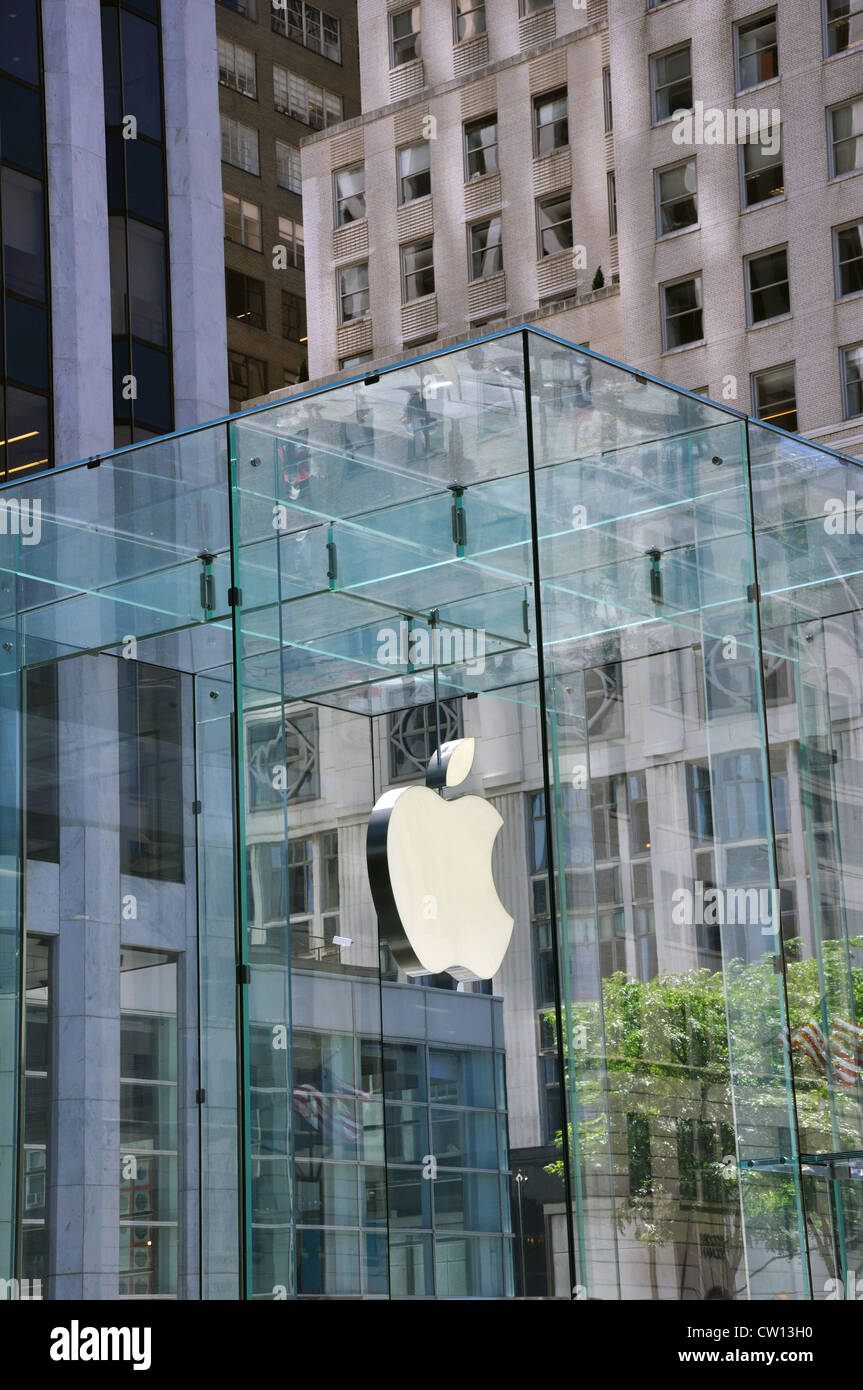 Apple storefronts hi-res stock photography and images - Alamy