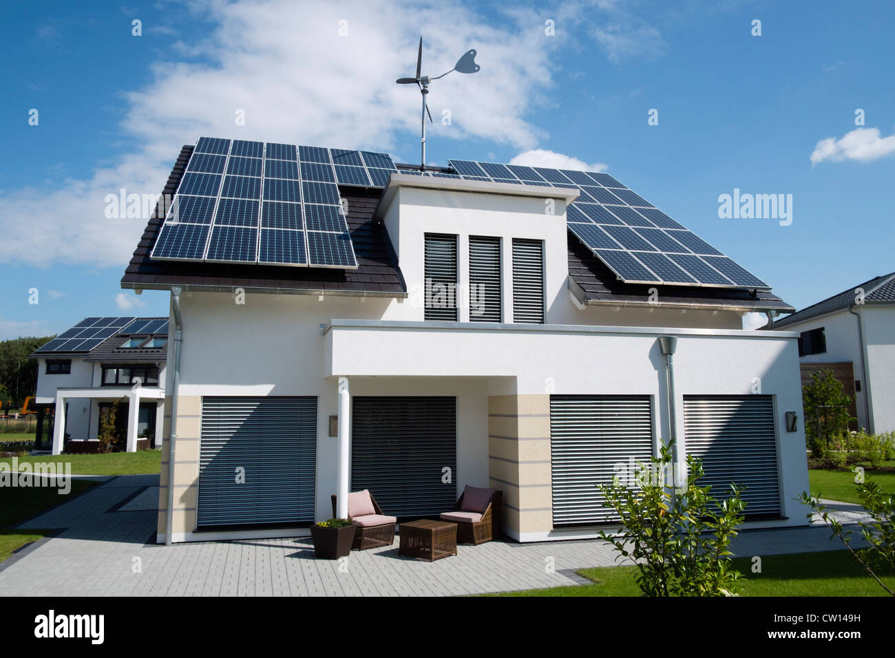 Modern house with solar panels hi-res stock photography and images - Alamy
